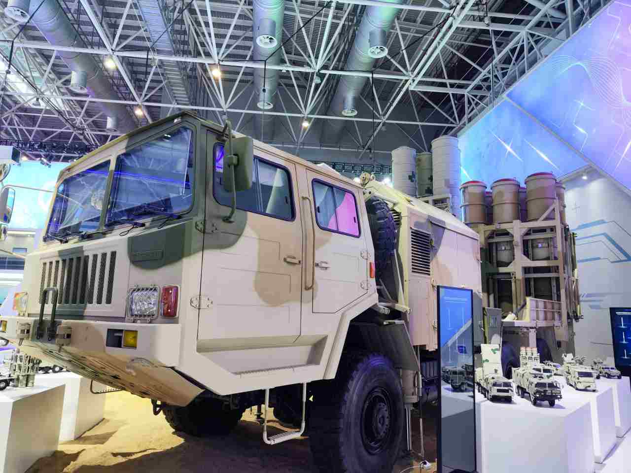 الصين تكشف عن منظومة دفاع جوي حديثة بعيدة المدى من طراز HQ-16FE - موقع الدفاع العربي