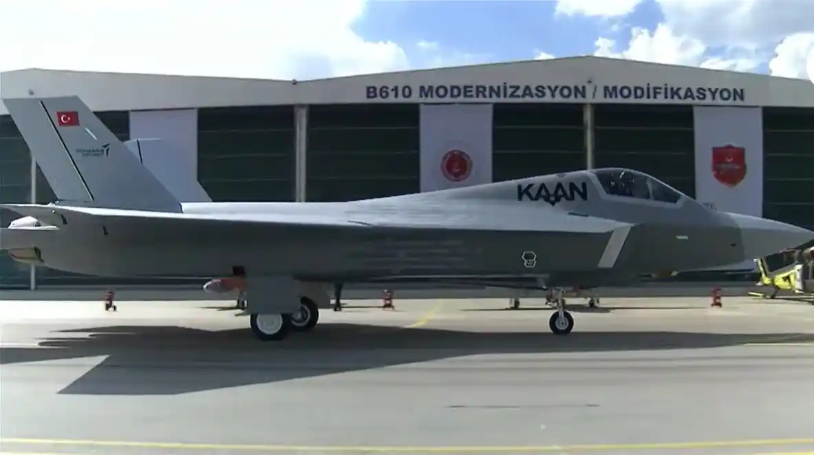 الطائرة المقاتلة الشبحية التركية KAAN ستحلق في الجو بعد الانتهاء من اختبار السير على الأرض بسرعة ...