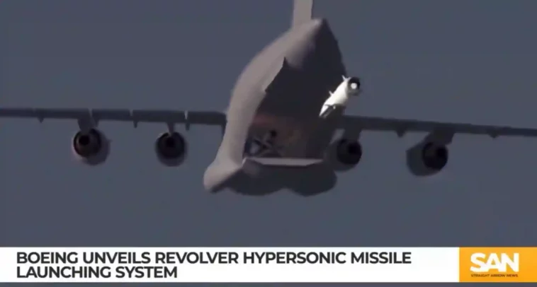 بوينغ تكشف عن "Revolver"، وهو نظام إطلاق صواريخ فرط صوتية من طائرة ...