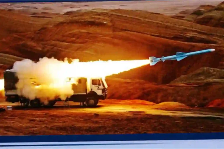 איראן חושפת טיל שיוט חדש נגד ספינות לטווח של 300 קילומטרים - Nziv.net