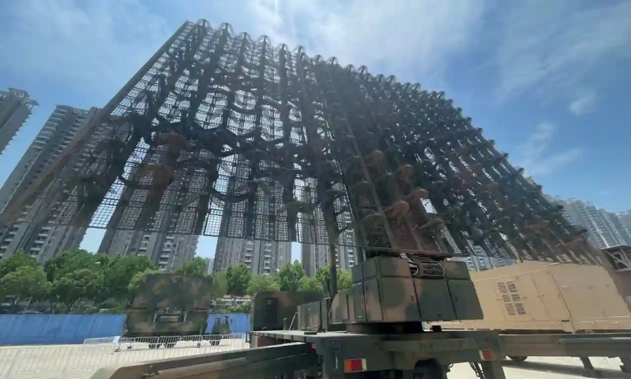 الصين تكشف عن رادار JY-27V لاستهداف مقاتلات الشبح الأمريكية إف-22 وإف-35 - موقع الدفاع العربي